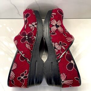 Dansko | Shoes | Dansko Sanita Burgundy Floral Daisy Tapestry Clogs ...